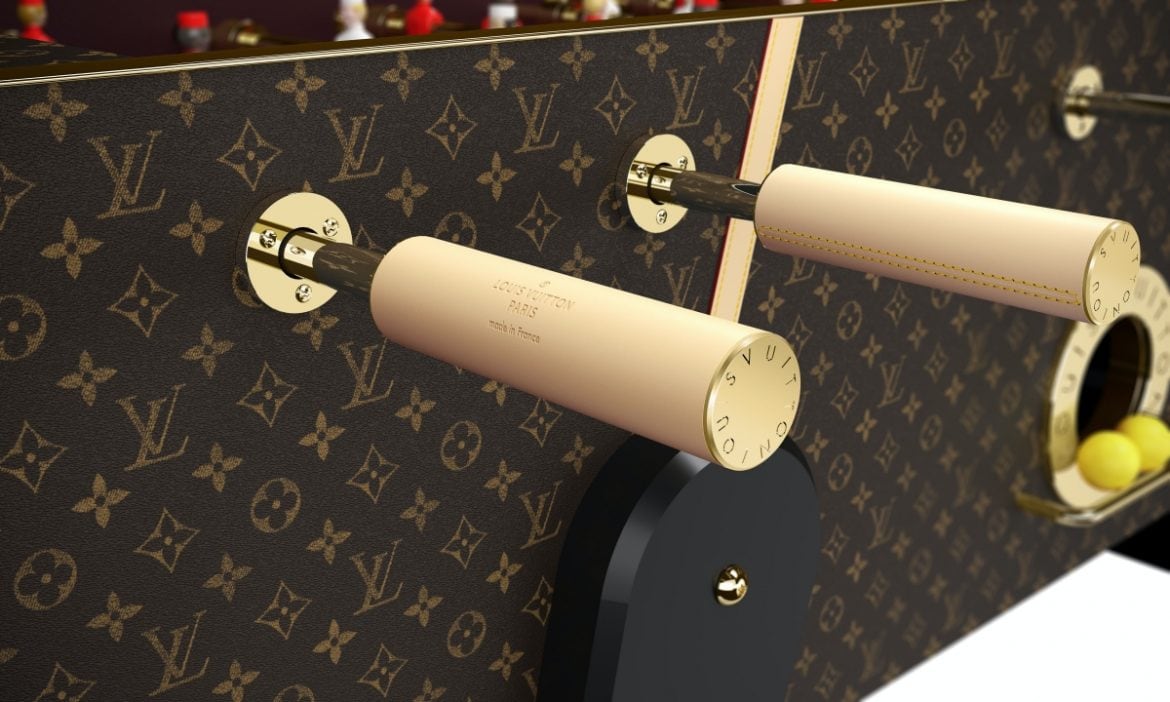 Legenda Trunk Louis Vuitton Pada Meja Billiard - Luxina.ID
