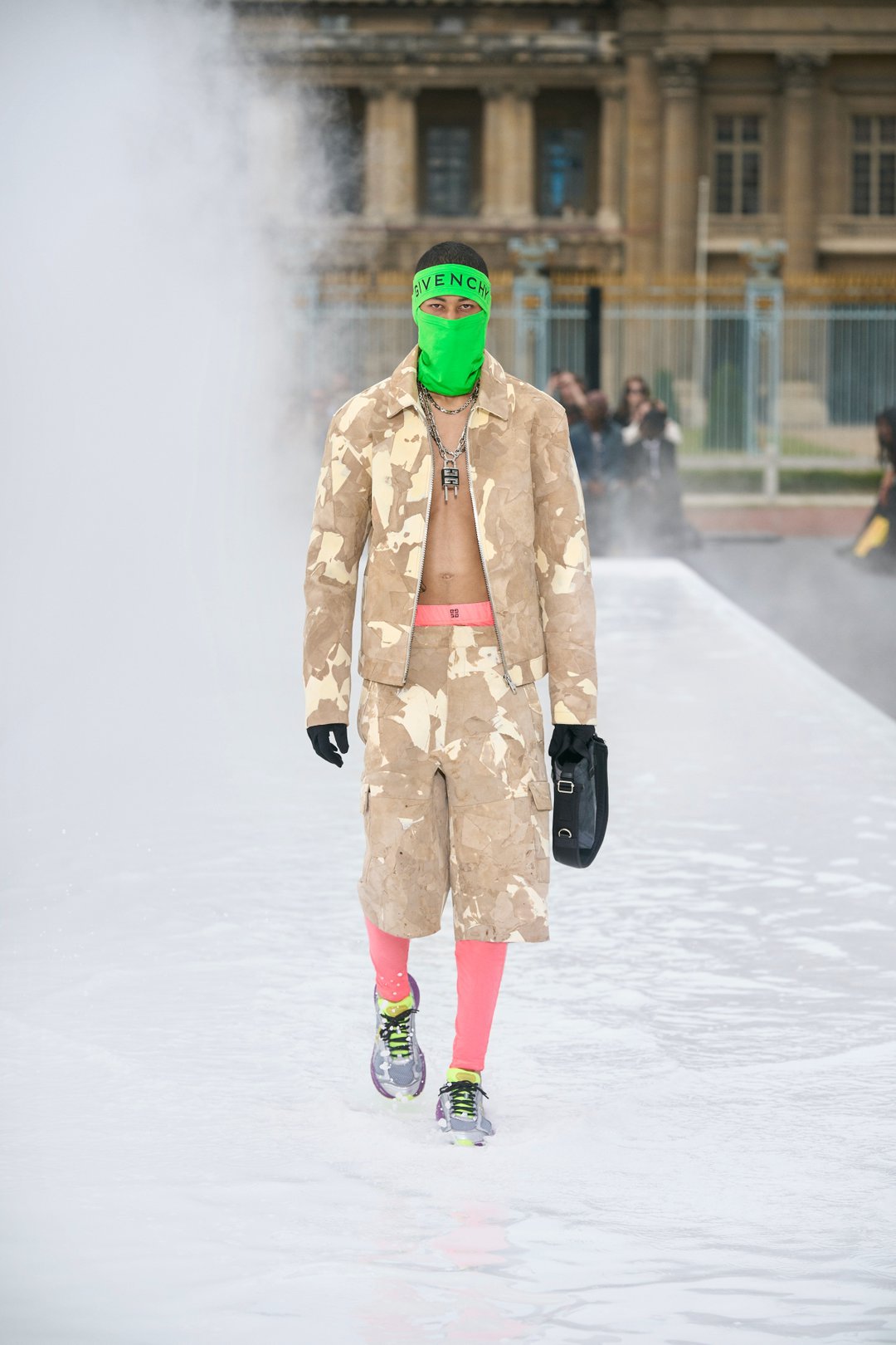 GIV_15_233DH_RTW_02-01-1 - Luxina.ID