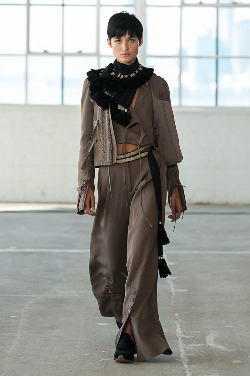 5a395abb12167e15b8bb28f63cb15726_3725 - Luxina.ID