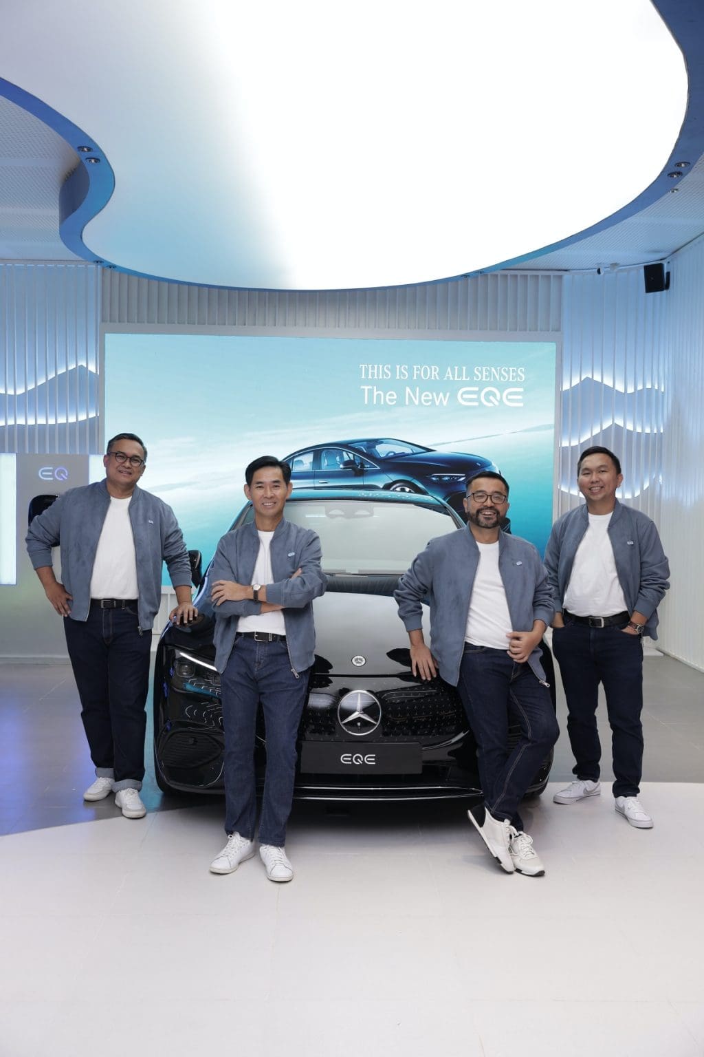 Mercedes Benz EQ - Space Senayan City, Ruang Pamer Sarat Seni Untuk ...