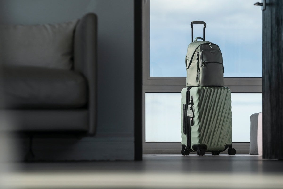 Sikap Hidup Modern Bermobilitas Tinggi - TUMI Spring 2023 Collection - Luxina.ID