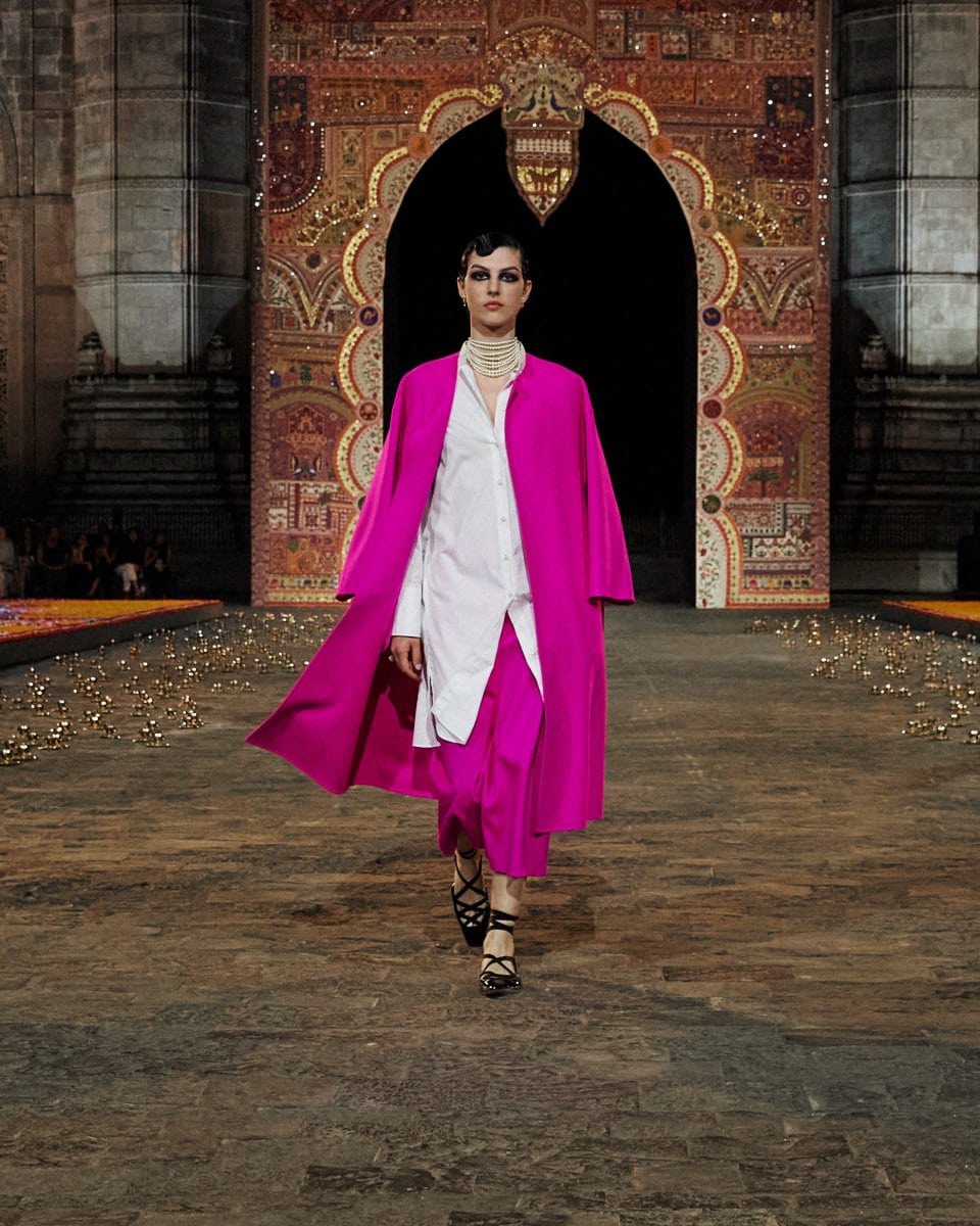 Sari India, Jaket Nehru, Dan Dior, Satu Peleburan Kreatifitas Yang ...