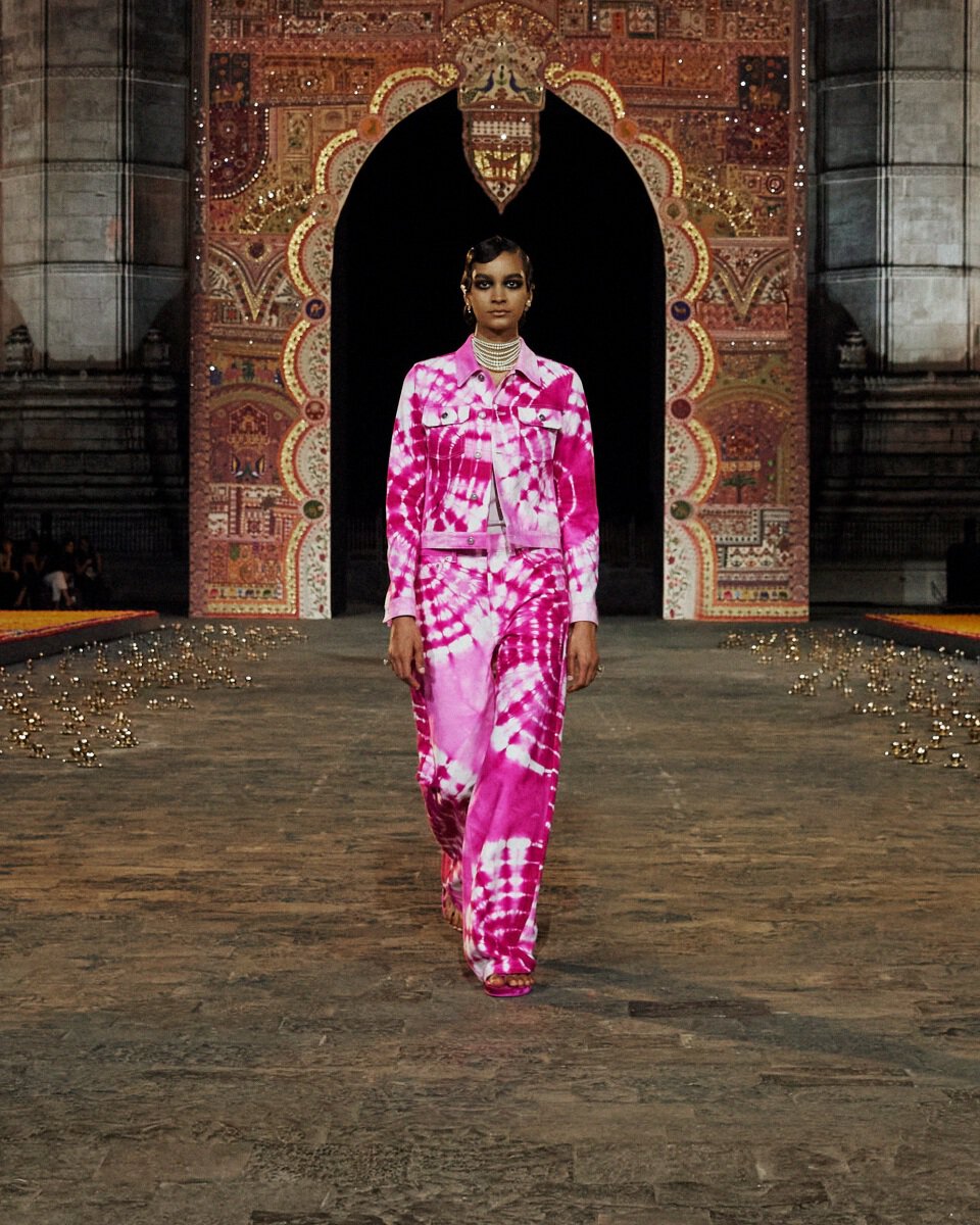 Sari India, Jaket Nehru, Dan Dior, Satu Peleburan Kreatifitas Yang ...