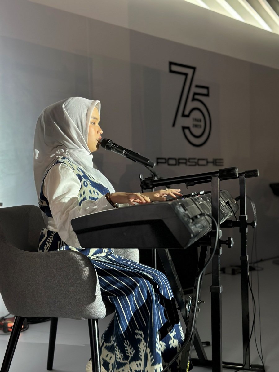 75th Porsche - 2 - Luxina.ID