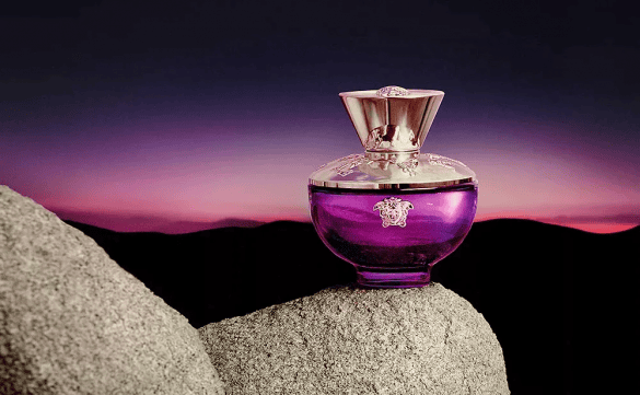 Pond Naravit Meriahkan Peluncuran Parfum Versace Dylan Purple di Plaza ...