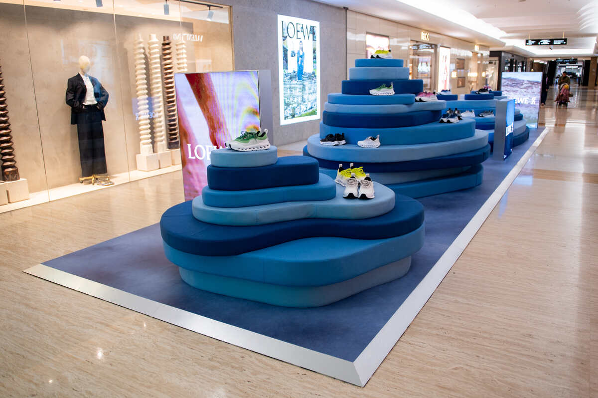 Loewe X On Sneakers Pop-Up Store Di Plaza Indonesia - Luxina.ID