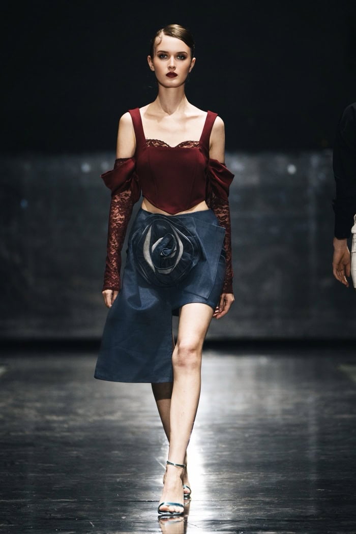 Runway Model 1 - Luxina.ID